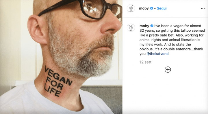 I tatuaggi di Moby per festeggiare i suoi 32 anni da vegano: VEGAN FOR ...
